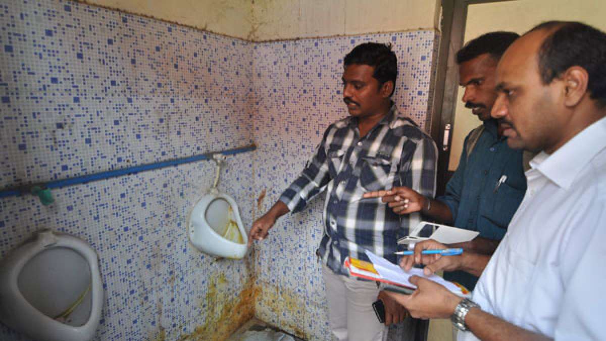 சென்னை ரயில் நிலையங்களில் 'உவ்வே' கழிப்பறைகள்... பயணிகள் அவதி! | Only 3 ...