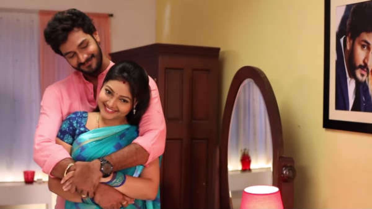 Roja Serial: கொத்துச் சாவியை குடு ரோஜா.. ஹேங்கரில் மாட்டிடறேன்! | Roja ...