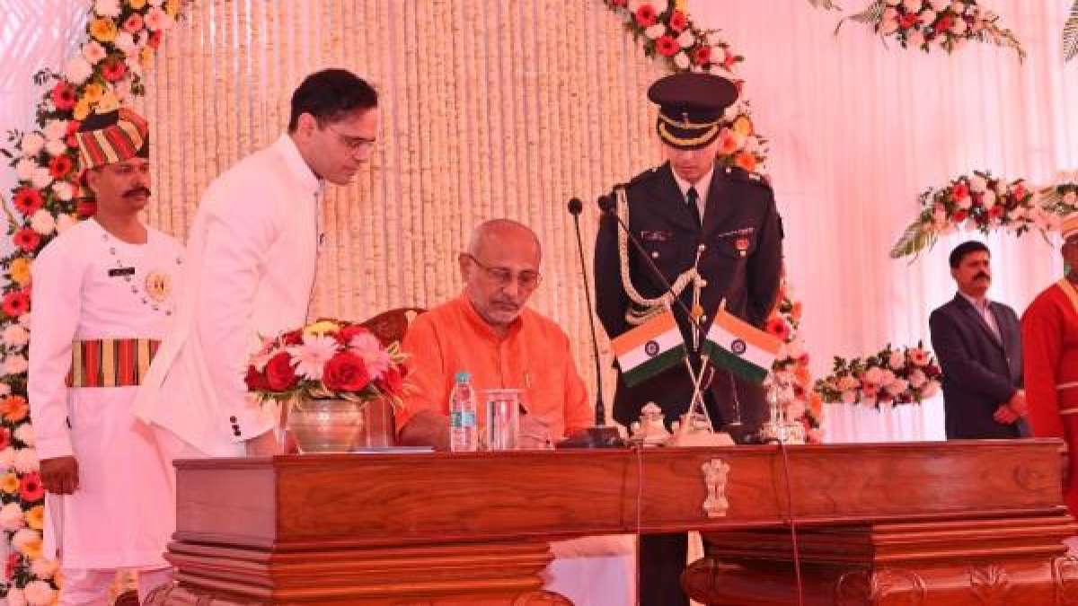 ஜார்க்கண்ட் ஆளுநராக பொறுப்பேற்றார் சிபி ராதாகிருஷ்ணன்.. “உங்கள் ஆசீர்வாதங்களுடன்”.. முதல் ட்வீட் ...