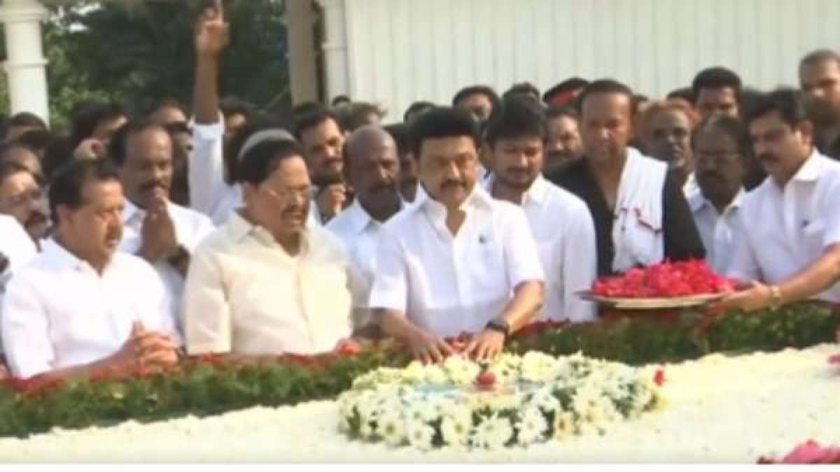 வரலாற்று சாதனை நாயகர் அண்ணா..54வது நினைவு நாள்..பிரம்மாண்ட பேரணி ...