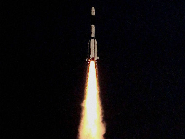 இந்தியாவின் ஜிசாட் 16 செயற்கைக் கோள் வெற்றிகரமாக விண்ணில் ...