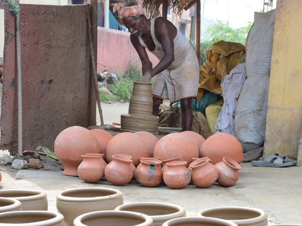 வருகிறது தை.... பொங்கல் பொங்க, பொங்கப் பானைகள் ரெடி! | Colourful clay ...