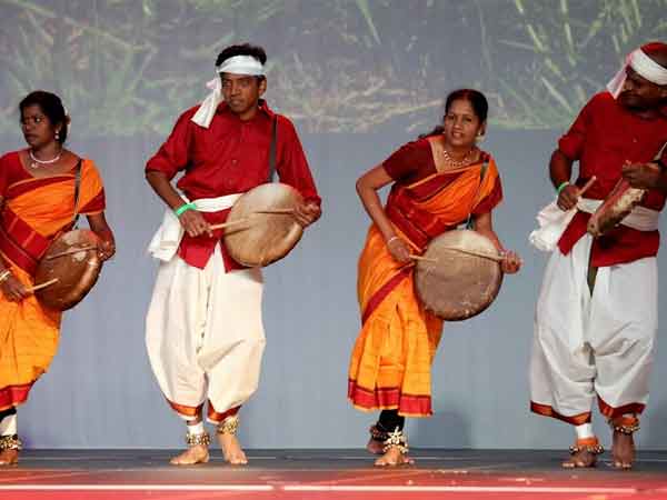 தாண்டவக்கோனே... பறை இசைத்து தமிழ் வளர்க்கும் அமெரிக்கத் தமிழர்கள் ...