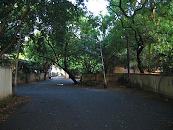 போச்சு.. டிமான்டி காலனி பேய் வீடுகள் இடித்துத் தரைமட்டமாக்கப்பட்டன ...