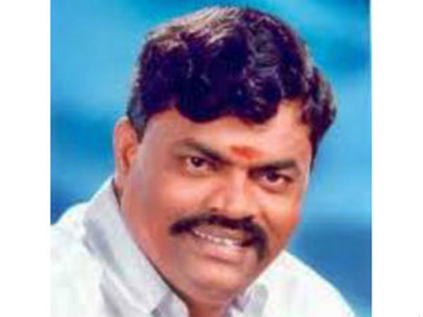 சிவகாசி தொகுதியில் ஜெயலலிதா போட்டியிடக்கோரி விருப்ப மனு அளித்தார் ...