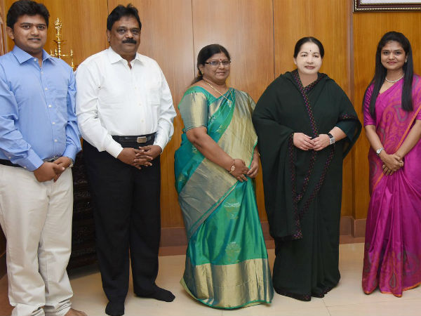 மகள் திருமணம்: ஜெ.,வை நேரில் சந்தித்து அழைத்த சரத்குமார், ராதிகா ...