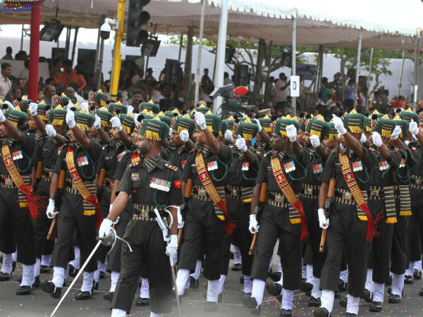 கொடூர போலீஸ் தாக்குதல்.. அரசு மீது கோபத்தை திருப்பிய தமிழக மக்கள் ...