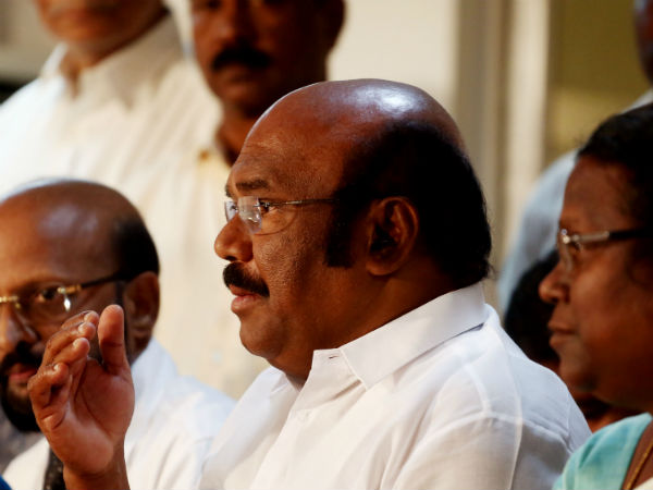 நிதித்துறை அமைச்சரானார் ஜெயக்குமார்... தமிழக அமைச்சரவையில் இனி நம்பர் 2 ...
