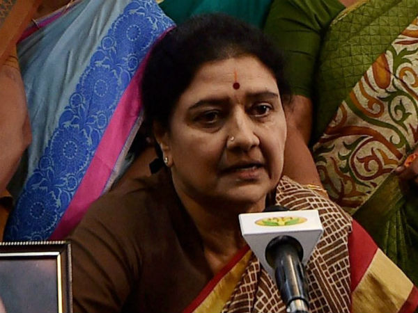 சட்டமன்றம் என்றுக்கூட சொல்ல தெரியாத சசிகலா... மக்கள் கிண்டல் | Sasikala ...