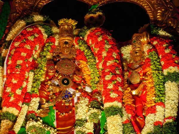 சியாமளா நவராத்திரி: தேர்வில் வெற்றி பெற ஸ்ரீ ராஜ மாதங்கியை வணங்குவோம் ...