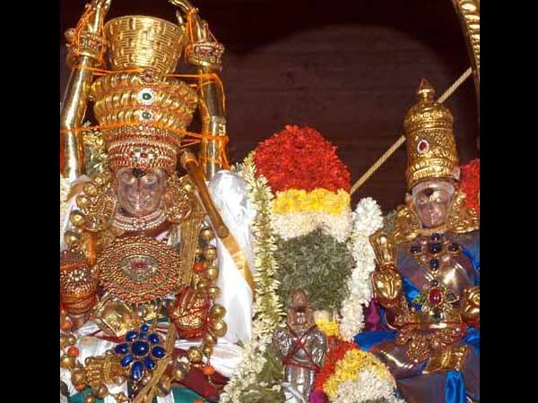 சியாமளா நவராத்திரி: தேர்வில் வெற்றி பெற ஸ்ரீ ராஜ மாதங்கியை வணங்குவோம் ...