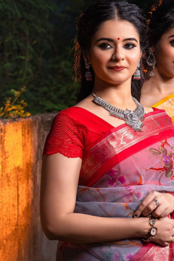 அப்ப அம்மாஞ்சி.. இப்ப வளர்மதி.. ஹரிபிரியாவுக்கு சூப்பர் வளர்ச்சி ...