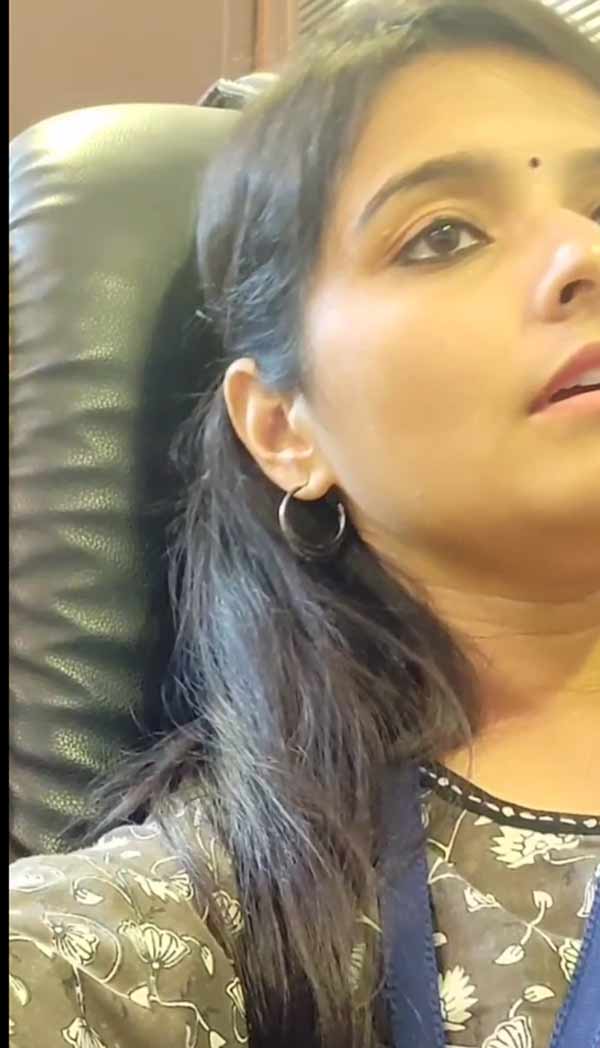 உதடு விரிந்து.. கண்ணில் தெறித்த சோகம்.. விம்மித் தணிந்த நெஞ்சு ...