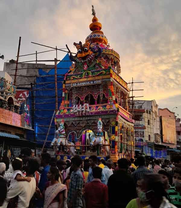 ஏழு ஊர் சப்பரம் திருவிழா... டி.கல்லுப்பட்டியில் முத்தாலம்மனை தரிசிக்க ...
