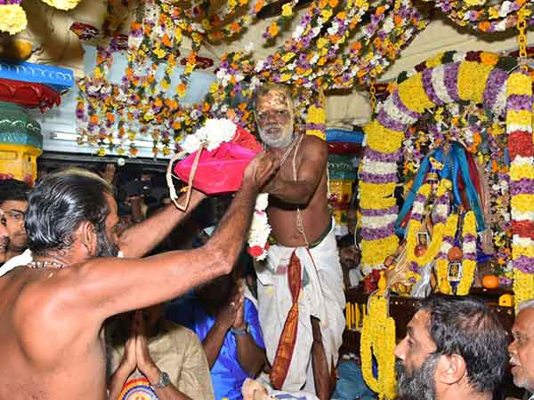 மதுரை சவுராஷ்டிரா பெண்ணை மணம் முடித்த ஆரியங்காவு தர்ம சாஸ்தா ...