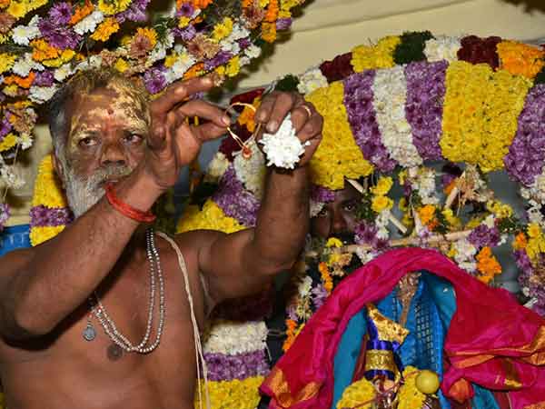 மதுரை சவுராஷ்டிரா பெண்ணை மணம் முடித்த ஆரியங்காவு தர்ம சாஸ்தா ...