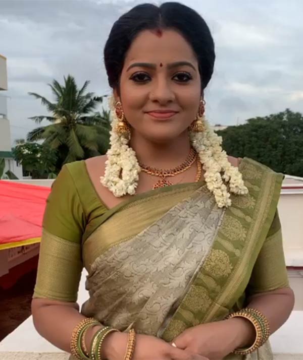 VJ Chitra: சித்ரா குளிக்க போகும்போது ஹேமந்த் ஏன் வெளியே வந்தார்.. பல ...