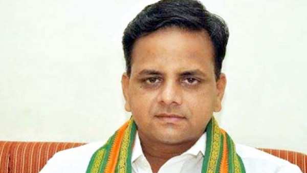 புயலை கிளப்பிய வீடியோ.. பாஜக மாநில பொதுச் செயலாளர் பதவியை ராஜினாமா ...