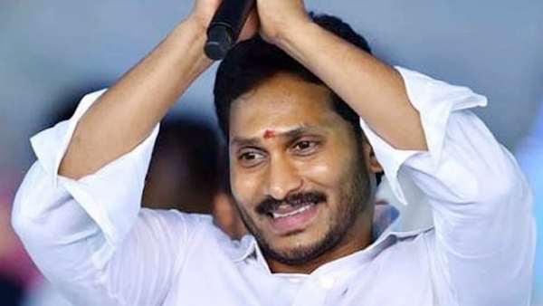 உள்ளாட்சி தேர்தலில் கலக்கும் ஒய்எஸ்ஆர் கட்சி.. 12 மாநகராட்சிகளையும் ...