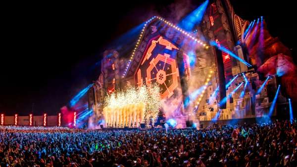 இடைவிடாமல் என்ஜாய்.. சவுதி அரேபியாவா இது?.. பார்க்க அமெரிக்கா மாதிரி ...