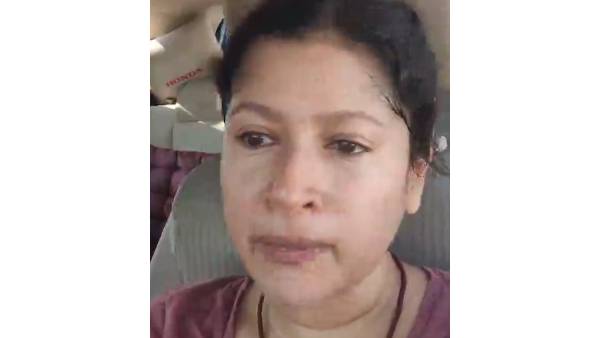 அம்மா கீழே விழுந்துட்டாங்க! கை, கால் பராலிசிஸ் அட்டாக் ஆகிடுச்சி! ப்ரே ...