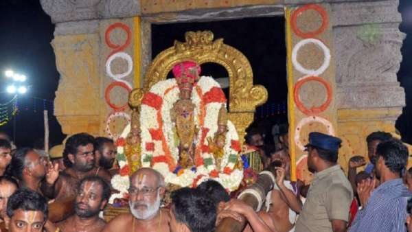 காஞ்சிபுரம் வரதராஜ பெருமாள் கோவிலில் வெடித்த வடகலை - தென்கலை பிரச்சினை ...