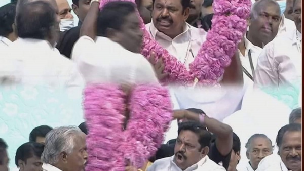 ‘பன்னீர்' ரோஜா மாலை.. கடுப்பான எடப்பாடி பழனிசாமி.. பொதுக்குழுவுக்கு ...