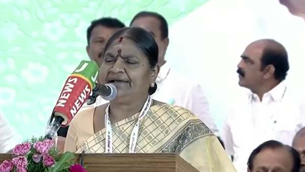 ஓபிஎஸ் பெயர் புறக்கணிப்பு! அண்ணன் என புகழப்பட்ட இபிஎஸ்! வளர்மதியின் ...