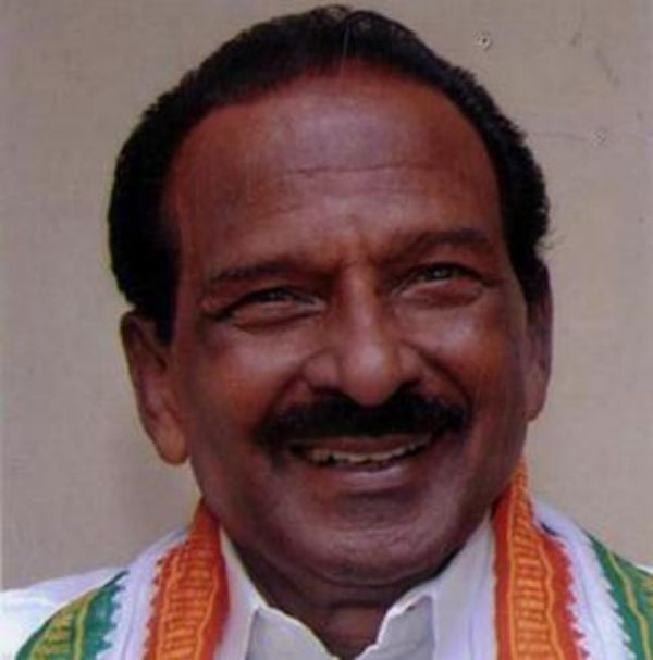 காங்கிரஸ் மூத்த தலைவர் குமரி அனந்தன் திடீரென்று மருத்துவமனையில் அனுமதி ...
