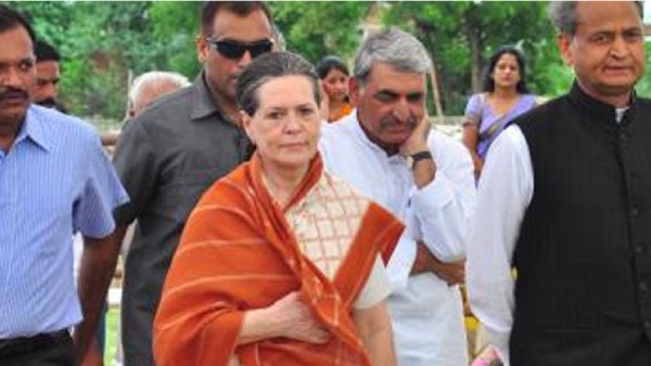 சூத்திரதாரி! நீங்க தலைவராகிடுங்க! அசோக் கெலாட்டிடம் கேட்ட சோனியா காந்தி ...