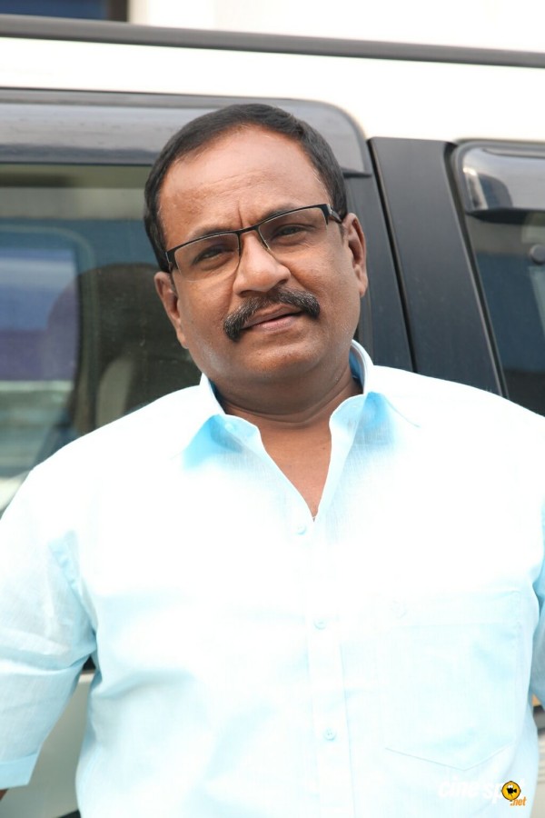 குணசேகரன் ஆக நடிப்பதால் நிஜ வாழ்க்கையில் சந்தித்தது.... உருக்கமாக கூறிய ...