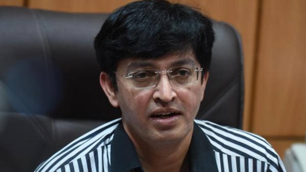 8 சீனியர் ஐ.ஏ.எஸ் அதிகாரிகளுக்கு பதவி உயர்வு.. ஜெ.ராதாகிருஷ்ணனுக்கு ...