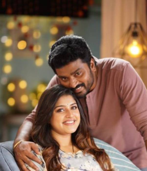 கணவரின் பிறந்தநாளுக்கு இப்படி ஒரு பரிசா..!? சின்னத்திரை தம்பதிகளுக்கு ...