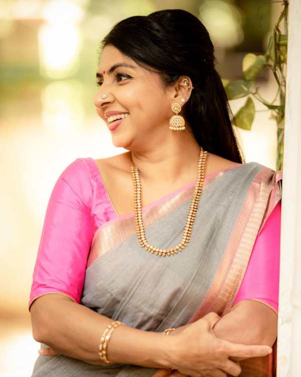 எதிர்நீச்சல் ரேணுகாவிற்கு இவ்வளவு பெரிய மகனா...? முதல் முறை வெளியான ...