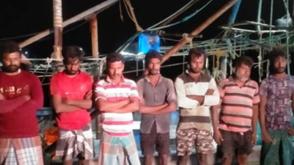 தமிழக மீனவர்கள் 7 பேர் கைது..இலங்கை கடற்படை அட்டூழியம்..எல்லை தாண்டி ...