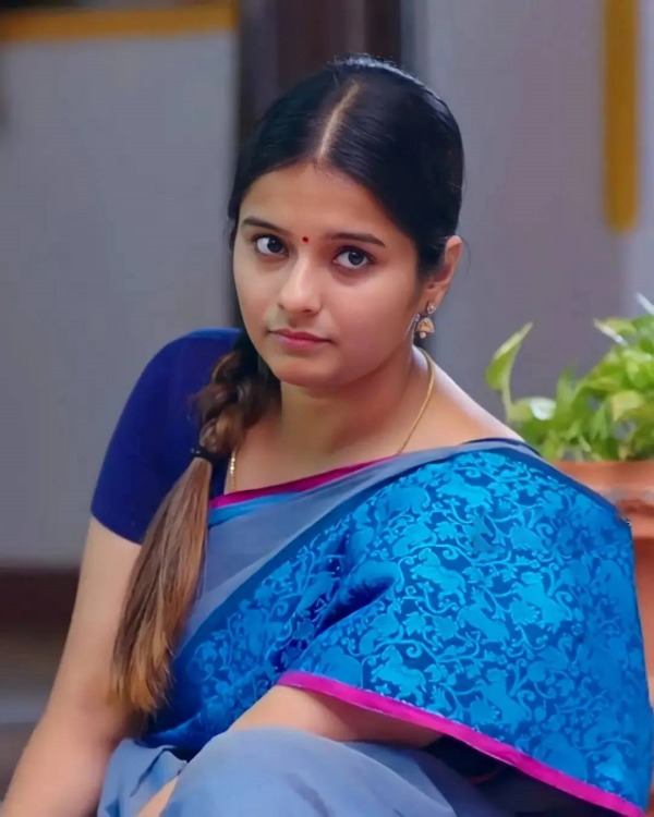 எதிர்நீச்சல் நந்தினி வாழ்க்கையின் மறுபக்கம் இத்தனை சோகங்கள் ஆனதா ...