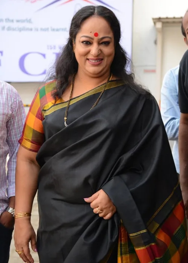 ஒரு தலை காதலால் அடி வாங்கிய ராமராஜன்.. எங்கள் பிரிவுக்கு இதுதான் காரணம் ...