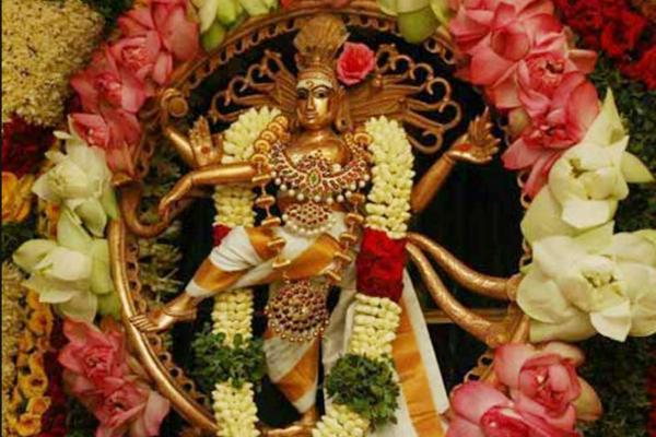 சிதம்பரம் நடராஜர் கோவிலில் கொட்டும் மழையிலும் தேரோட்டம் கோலாகலம்..நாளை ஆருத்ரா தரிசனம் | Lakhs ...