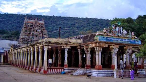 250 கிலோ எடை, 18 அடி உயரம்.. கருப்பசாமிக்காக ரெடியாகும் மெகா அரிவாள் ...