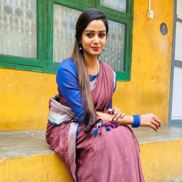 ராஜா ராணி சீரியலை விட்டு விலகிய கதாநாயகி... சந்தியா கேரக்டரில் இனி வேறு ...