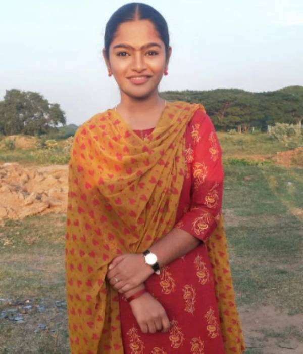 "அயலி” பட தமிழ்ச்செல்வி யார் தெரியுமா? நிஜ வாழ்க்கையில் இத்தனை ...