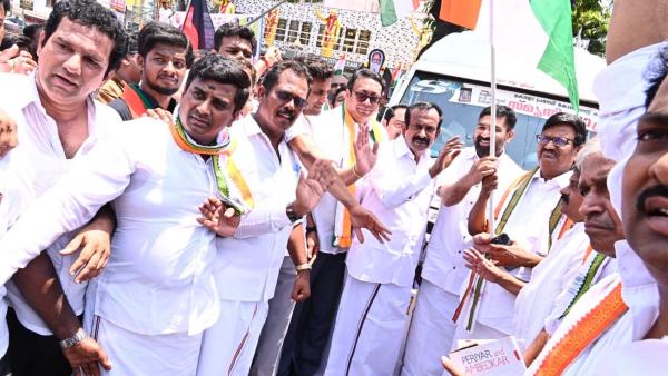 ஹாஸ்பிடலில் அப்பா! ஈவிகேஎஸ் இளங்கோவன் இடத்தில் இளைய மகன்! ஈரோட்டில் ...