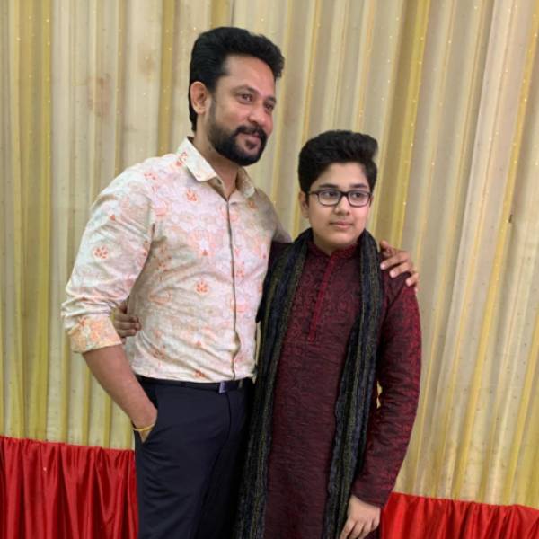 ஆஹா தென்றல் சீரியல் நடிகரின் மகனா இவர்? தோளுக்கு மேல் வளர்ந்துவிட்டாரே ...