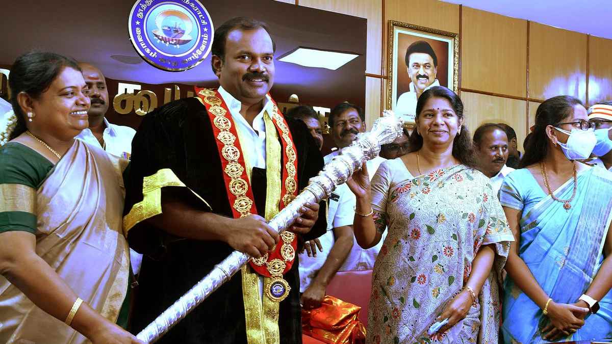 அக்கா அமைச்சர் - தம்பி மேயர்! முற்றும் மோதல் குமுறும் திமுக நிர்வாகிகள் ...