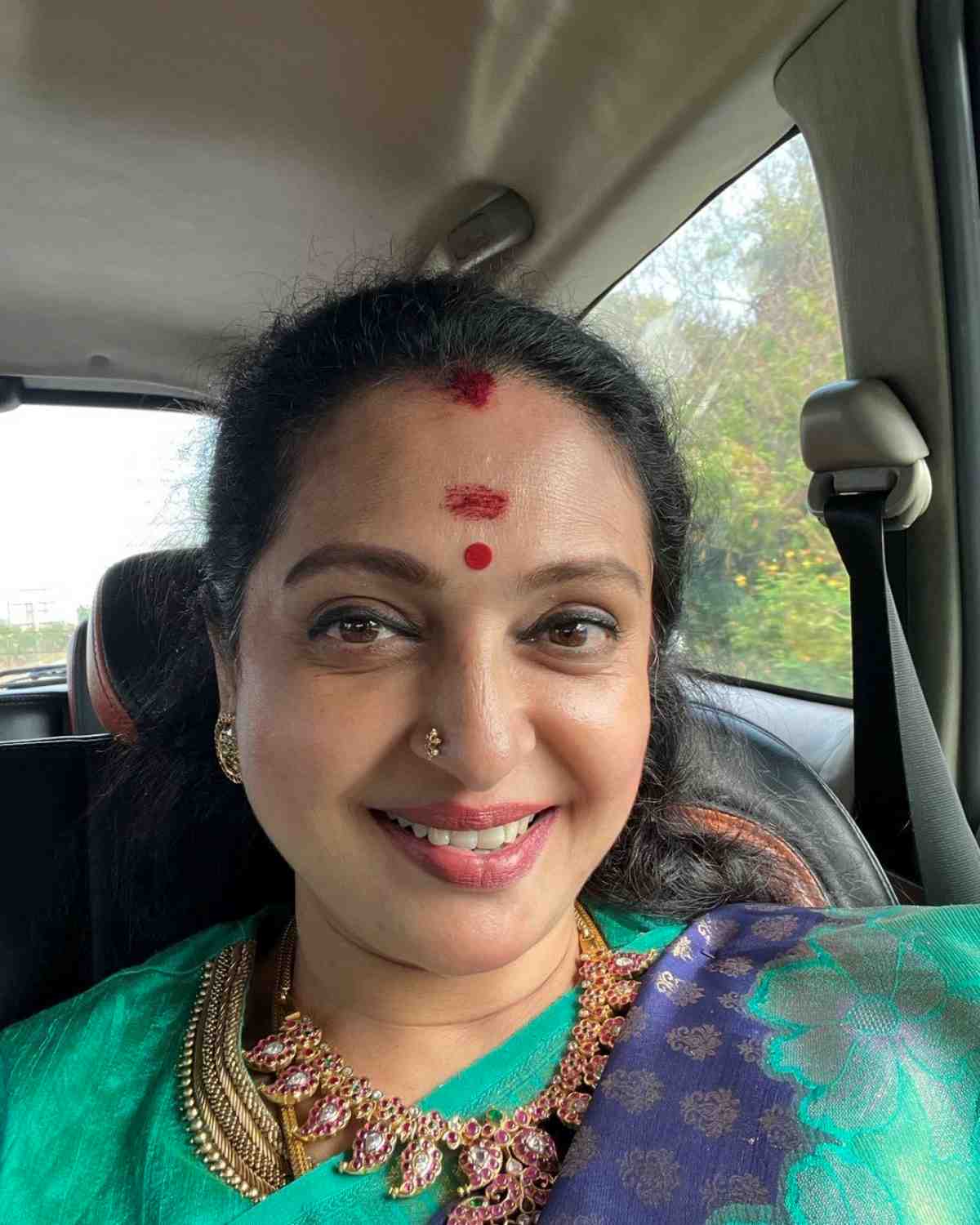 படிப்பை விட்டு நடிக்க வந்த காரணம்..ஆனால் அந்தப் படத்தில் வாங்கிய அடி ...