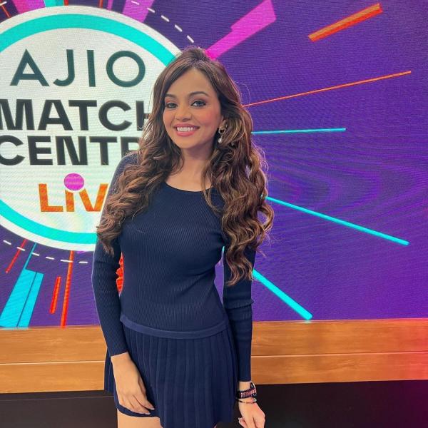 ஏழைகளின் "மயந்தி லாங்கர்".. ஜியோவில் ஐபிஎல் தமிழ் ஆங்கரிங் செய்யும் ...