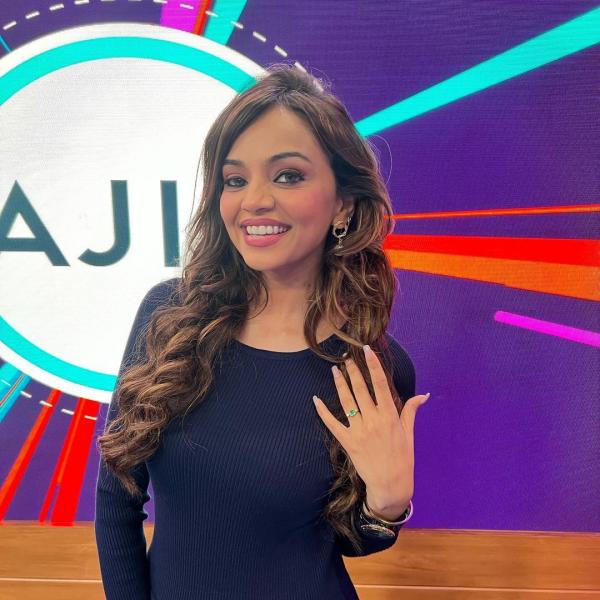 ஏழைகளின் "மயந்தி லாங்கர்".. ஜியோவில் ஐபிஎல் தமிழ் ஆங்கரிங் செய்யும் பெண் யார் தெரியுமா? ஆஹா ...