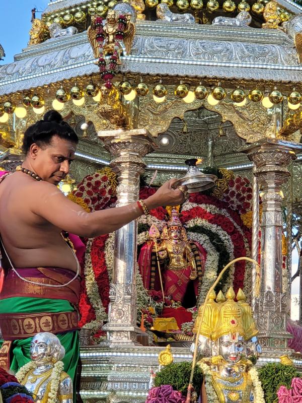 அந்தமான், சிங்கப்பூர் முருகன் கோயிலில் பங்குனி உத்திரம்..பாலபிஷேகம் செய்த பக்தர்கள்..அரோகரா ...