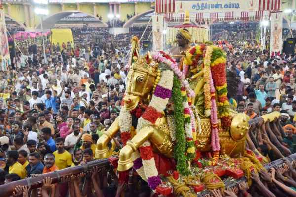 வைகையில் தவளையாக தவமிருந்த முனிவர்..தங்க கருட வாகனத்தில் வந்து கள்ளழகர் ...