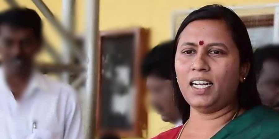 தி ரியல் “கேஜிஎப்”..ஆளப்போகும் பெண் “ராக்கி பாய்”! பிரமாண்ட வெற்றிபெற்ற ...